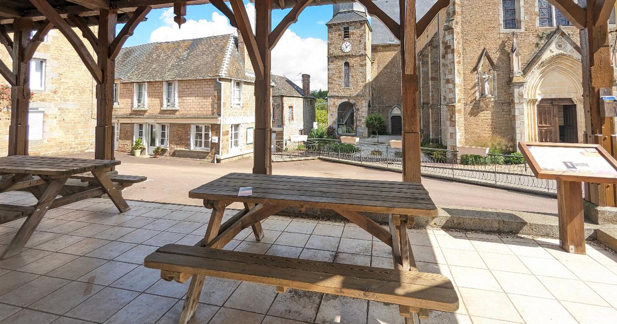 Vivez dans un magnifique village normand, gîte de la Halle à la ...
