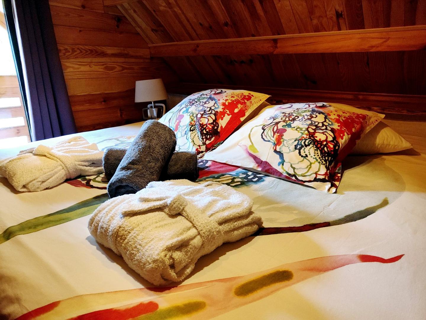 Le Chalet Aura & jacuzzi by les Chalets d'Emilie - Gîte à Abreschviller ...